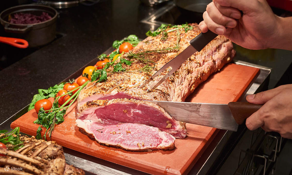 International Buffet Dinner at The Dining Room Buffet at Grand Hyatt ...